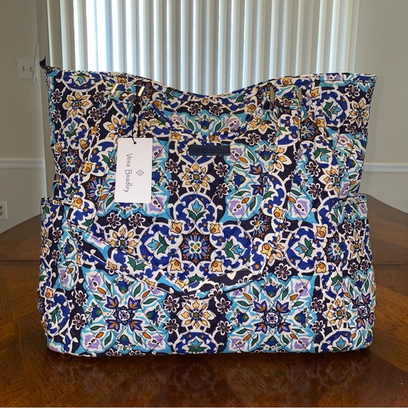 Vera Bradley | Bags | Nwt Vera Bradley Large Glenna Tote Lisbon ...